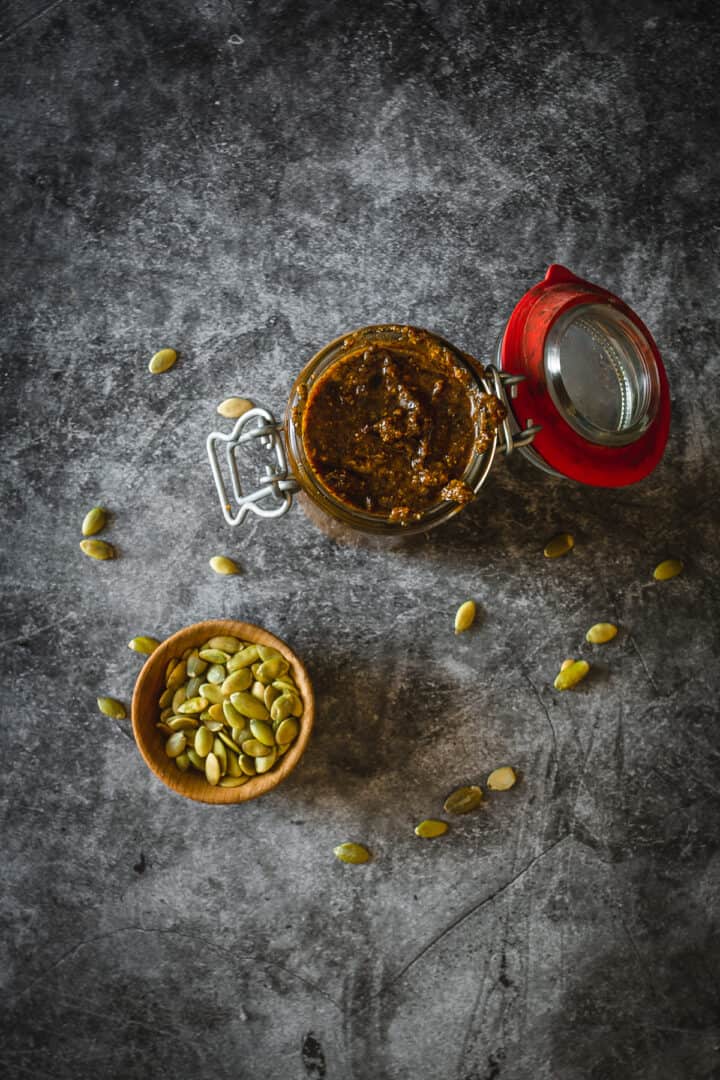 How to make Mexican Pepita Salsa, or Salsa Macha with pumpkin seeds