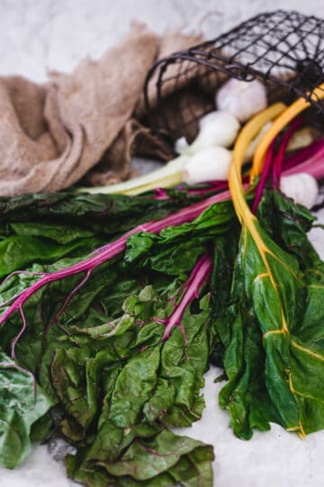 How to cook sauteed Swiss rainbow chard with garlic