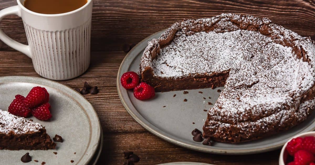 This Flourless Chocolate Torte Is The Cake To Make In A Rush